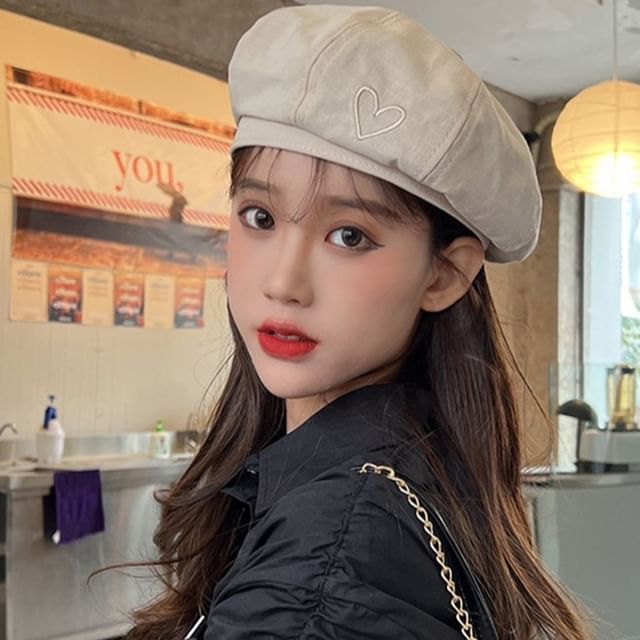 Heart Embroidered Beret – Wonderland Case