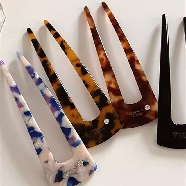 Acrylic Hair Stick – Wonderland Case