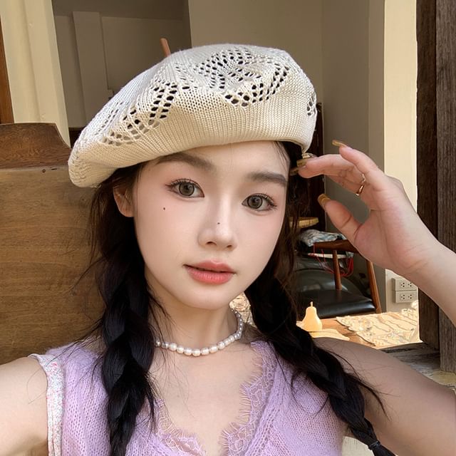 Eyelet Beret Hat – Wonderland Case